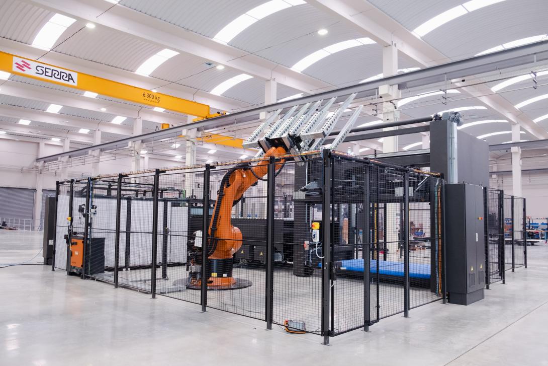 Robot automatic pre-feeder with optional sheet flip | Serra.com.es